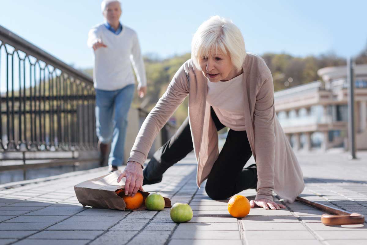 Chute des personnes âgées : conséquences, facteurs de risque et prévention